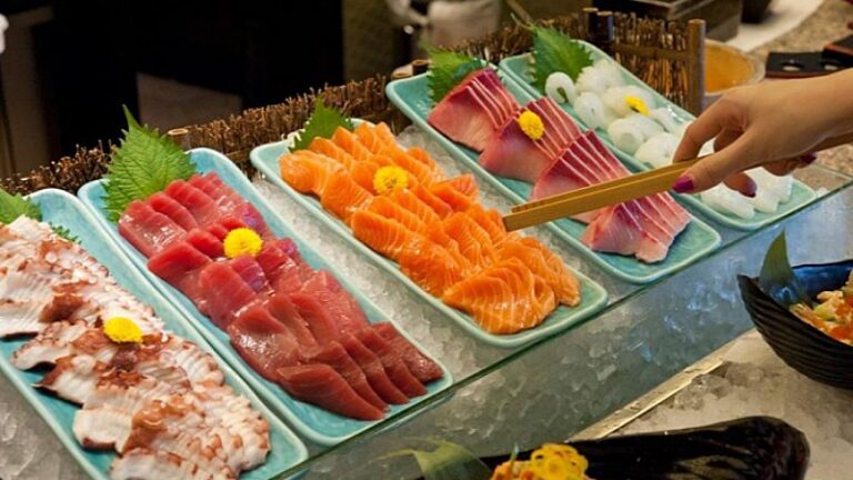 Top Sumptuous Buffets in KL and PJ for Christmas 2019 Celebration!